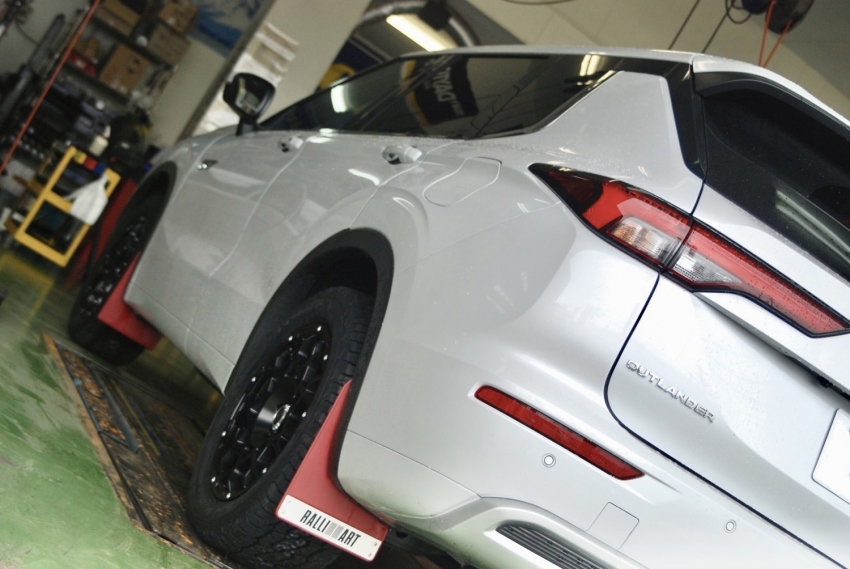 新型アウトランダーをBFトレールテレーン255/55R18！！｜タイヤ市場佐野店｜タイヤ・スタッドレス・オールシーズンが安いタイヤ専門店